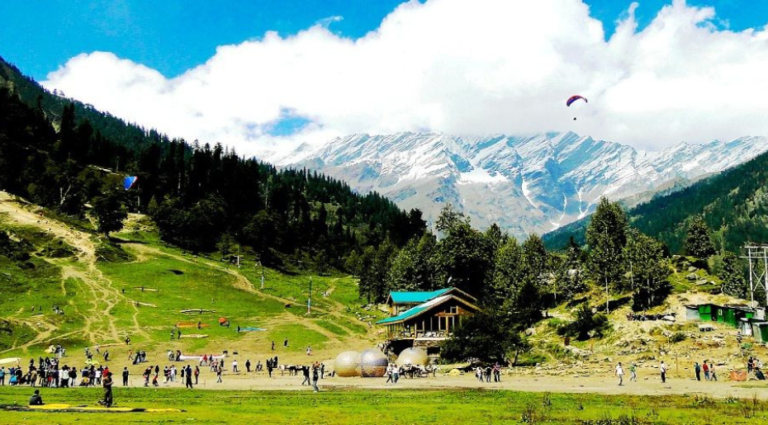 Best Summer Holiday Destinations in India for Families & Couples